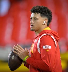 Top 10 Patrick Mahomes Haircuts 2026 (With Pictures) | Straightener Lab